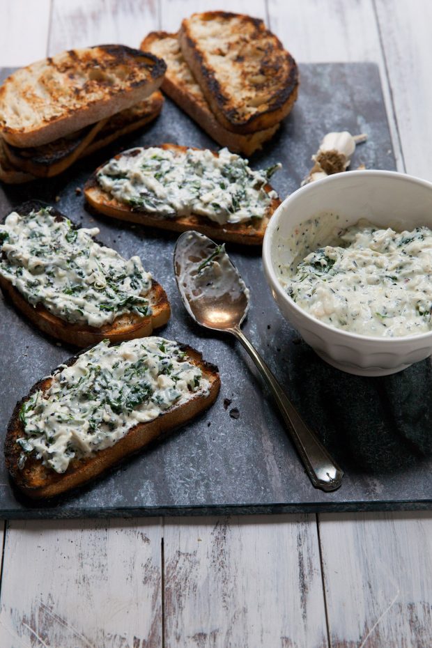 Creamy Grilled Kale Toasts - Everyday Annie